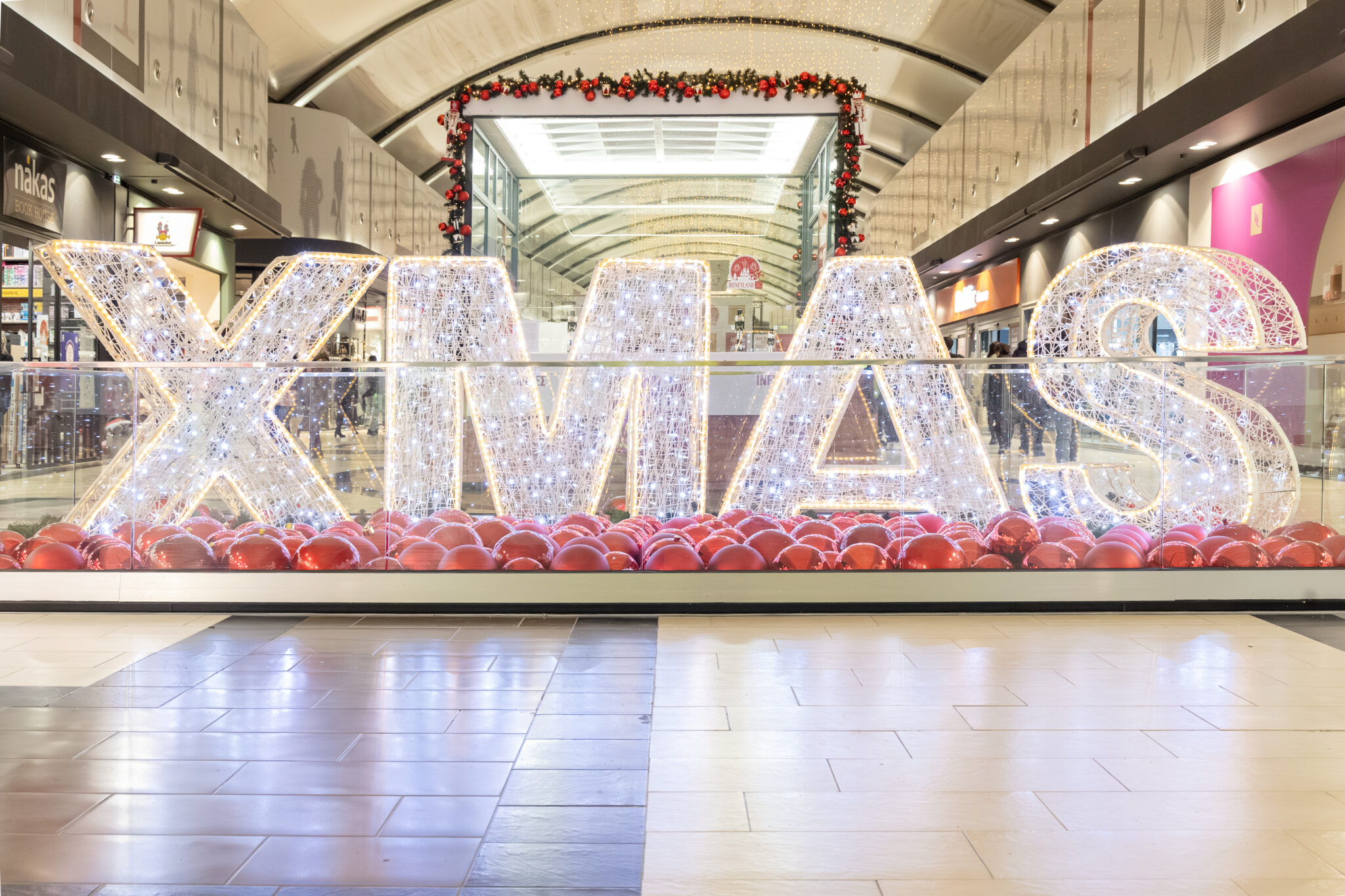 «Παραμυθένια Χριστούγεννα» στο Fashion City Outlet Ένα γιορτινό ...